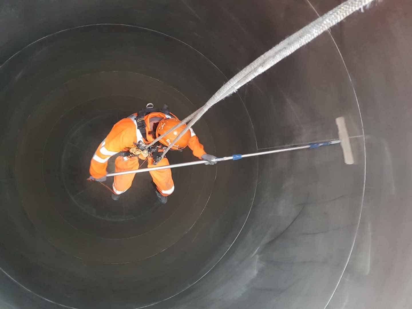 PET Pellet Silo Cleaning Works - Durham - Rappel