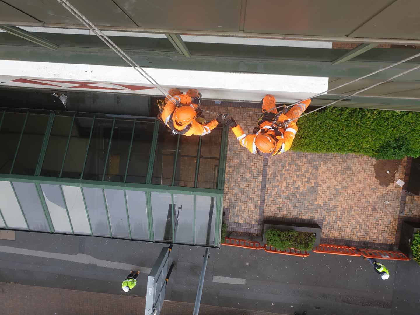 High Level Banner & Signage Removal Works - Birmingham - Rappel